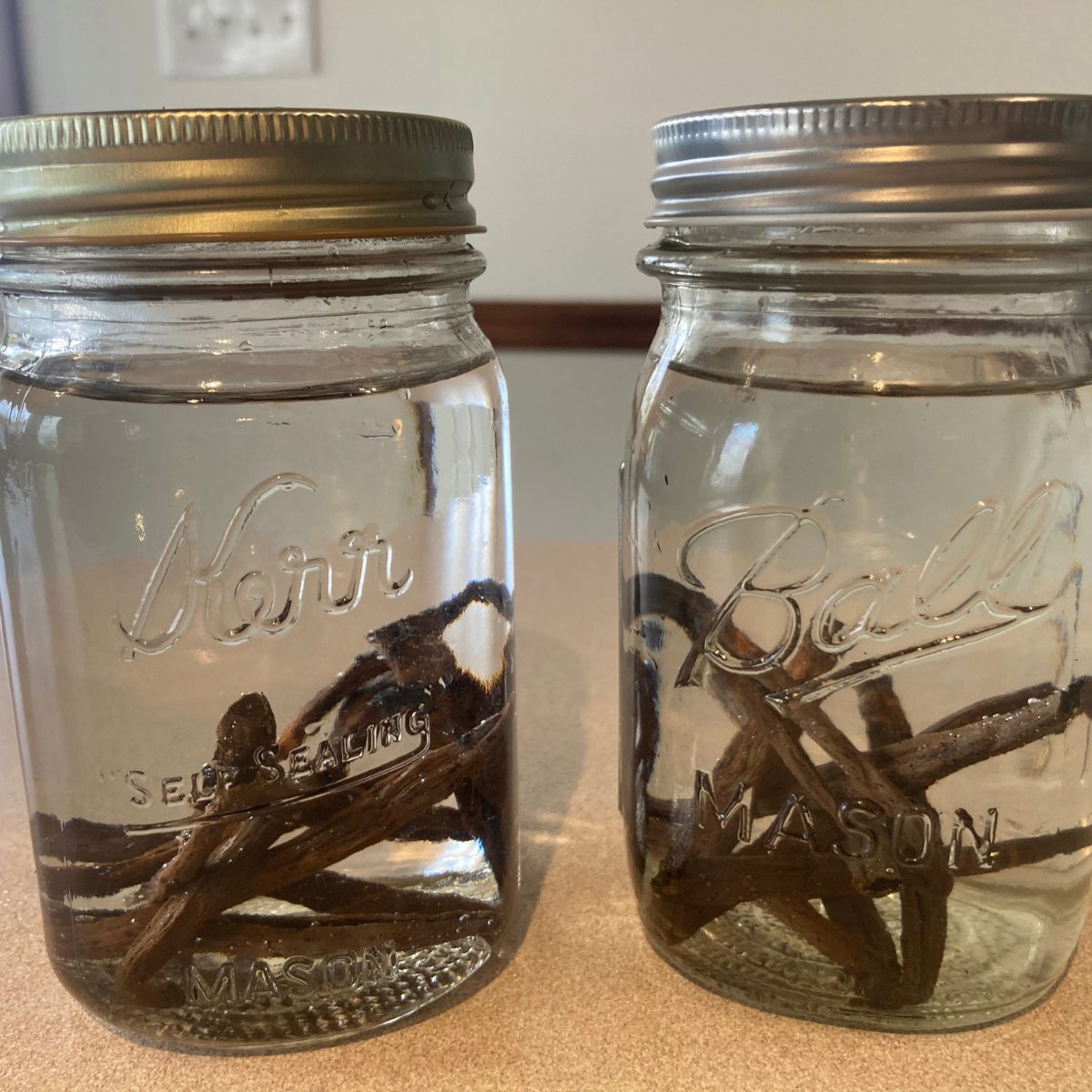 Make Simple and Delicious Instant Pot Vanilla Extract - Homemaker Made ...